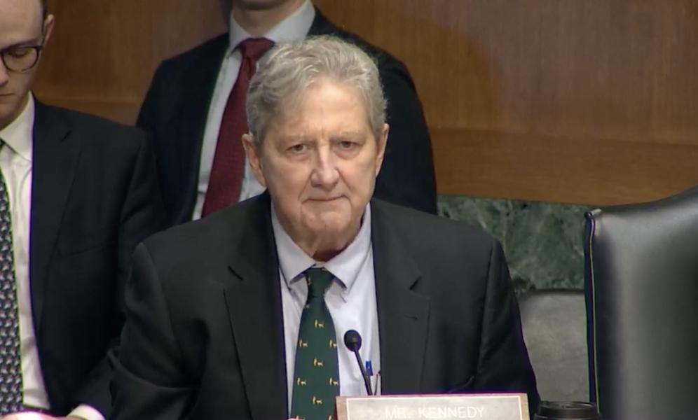 参议员John Kennedy就SBF赦免问题质询SEC提名人Paul Atkins — TradingView News